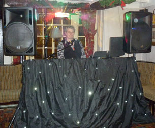 Face in a Crowd Face Painting - Specialist Face Painting & DJ